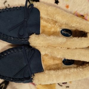 Floopi | Shoes | Floopi Melanie Moccasin Faux Suede Slippers | Poshmark